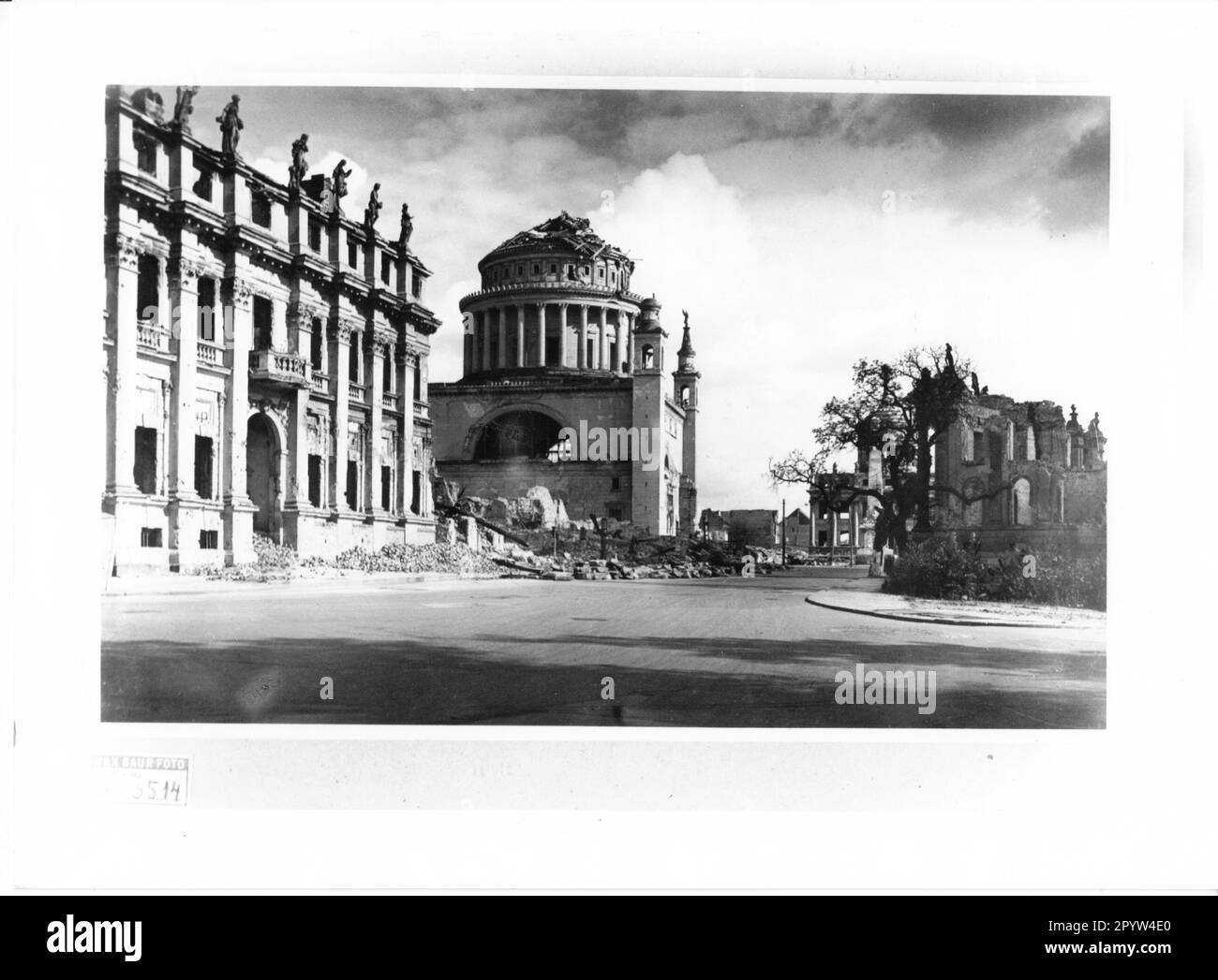 War destruction.The remains/ruins of the City Palace and Nikolai Church ...