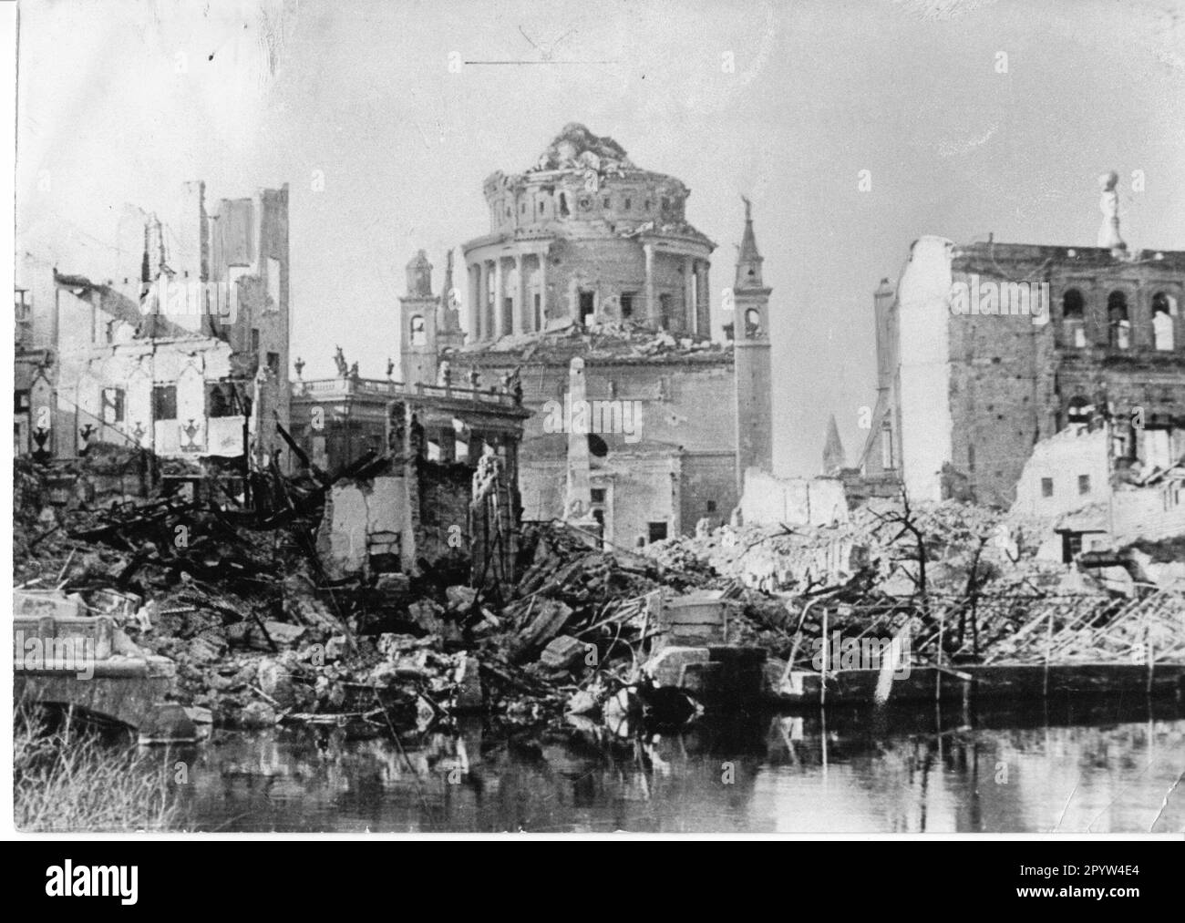 War destruction.The remains/ruins of the City Palace and Nikolai Church ...