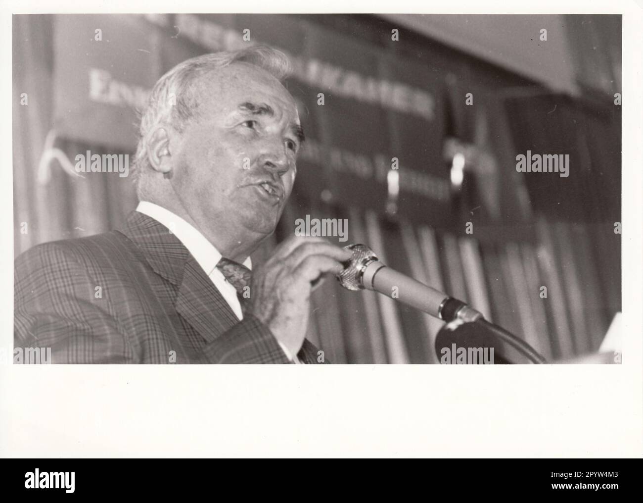 Federal Chairman of the Republikaner(REP), Franz Schönhuber at a ...