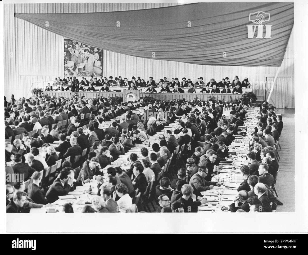 The district delegates' conference of the SED took place in the sports ...