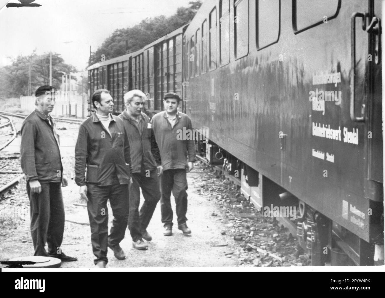 "Brigade ""Friedrich Engels"" at the Reichsbahnausbesserungswerk (RAW ...