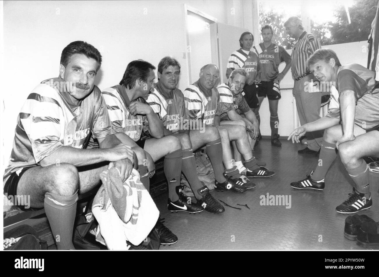 "Soccer old-timers travel the country. After the Uwe Seeler tradition ...