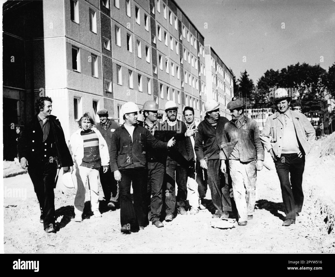 Construction work/building site of the new building area Waldstadt II ...