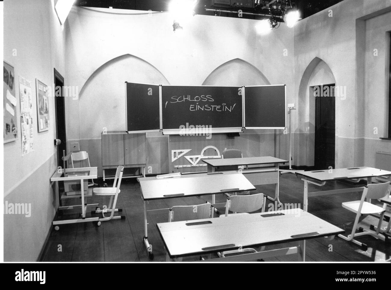 1998 series hi-res stock photography and images - Alamy