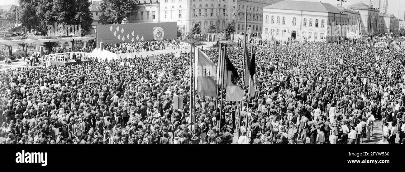 Potsdam Whitsun meeting manifestation Karl Liebknecht Forum on 26.05. ...
