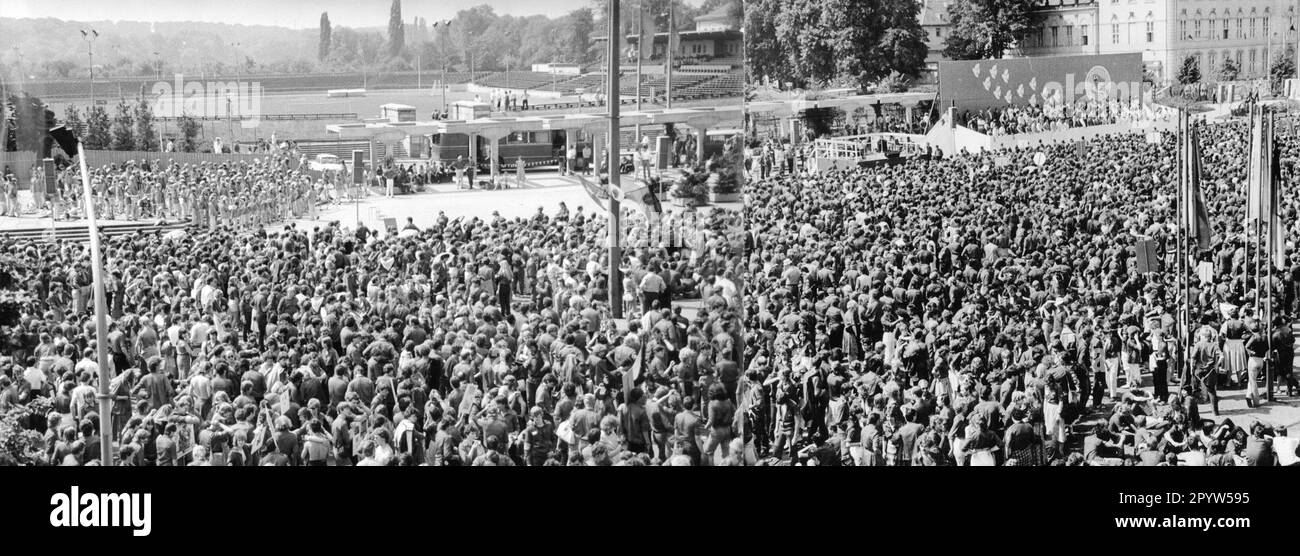 Potsdam Whitsun meeting manifestation Karl Liebknecht Forum on 26.05. ...
