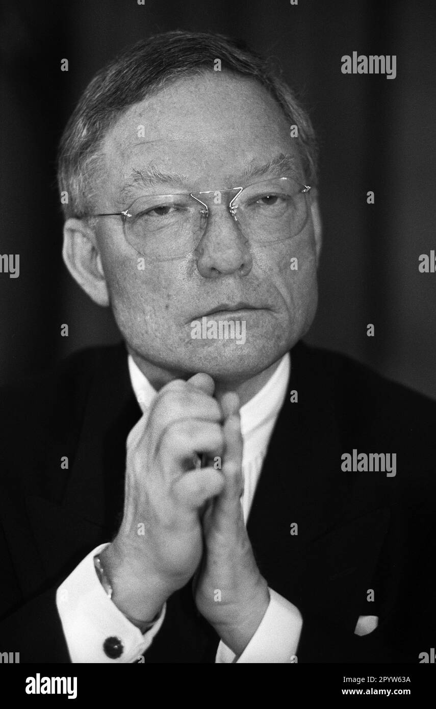 04 23 02 hi-res stock photography and images - Alamy