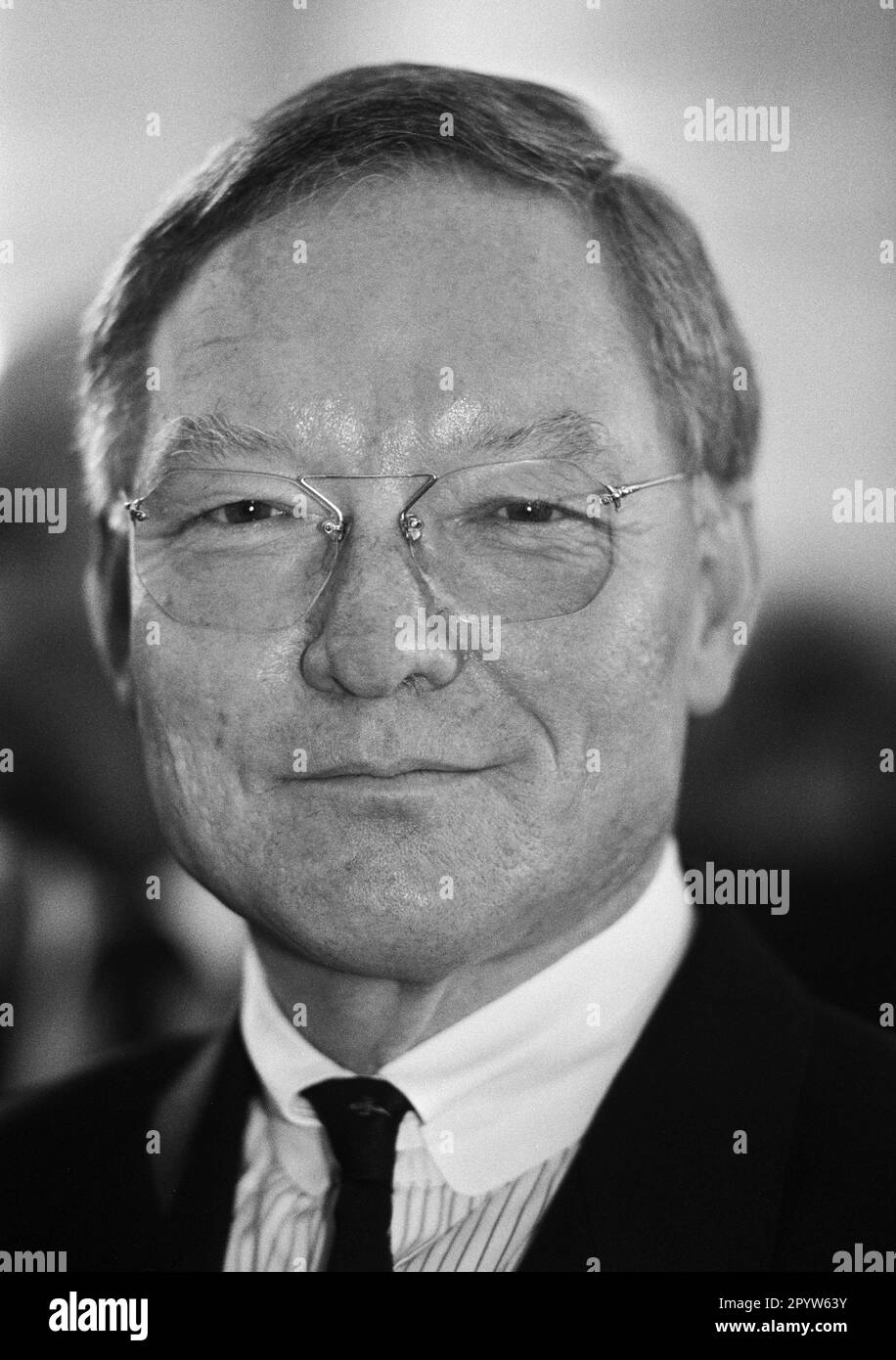 Germany, Wiesbaden, 04.02.1992. Archive: 31-61-12 For your archive ...