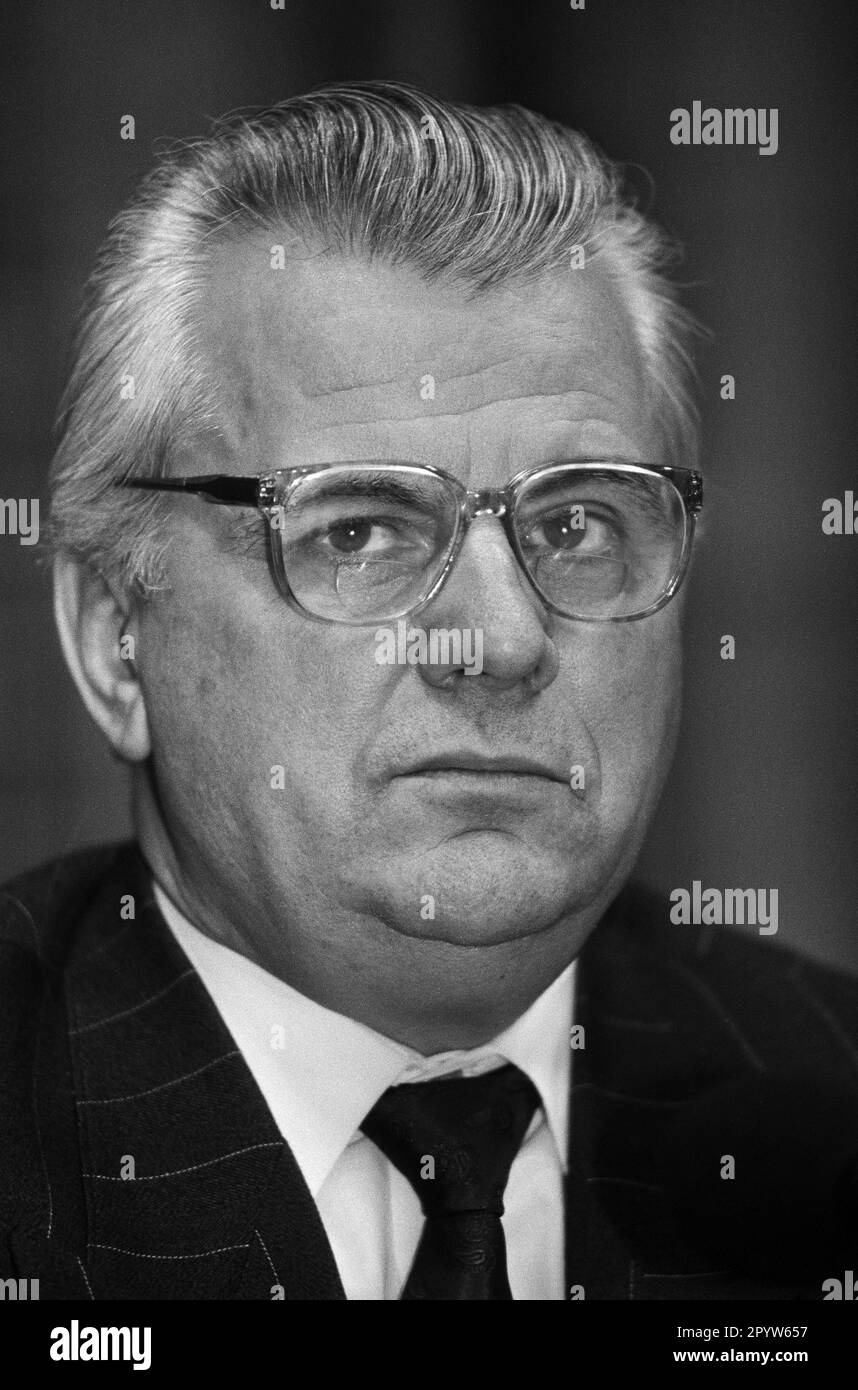 04 02 1992 hi-res stock photography and images - Alamy