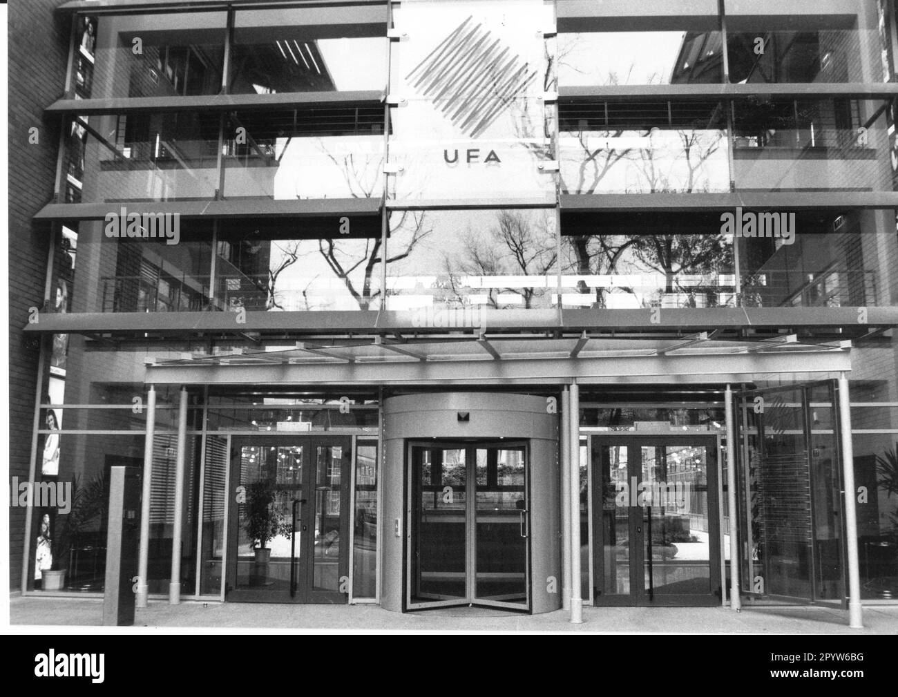 1998 building hi-res stock photography and images - Alamy