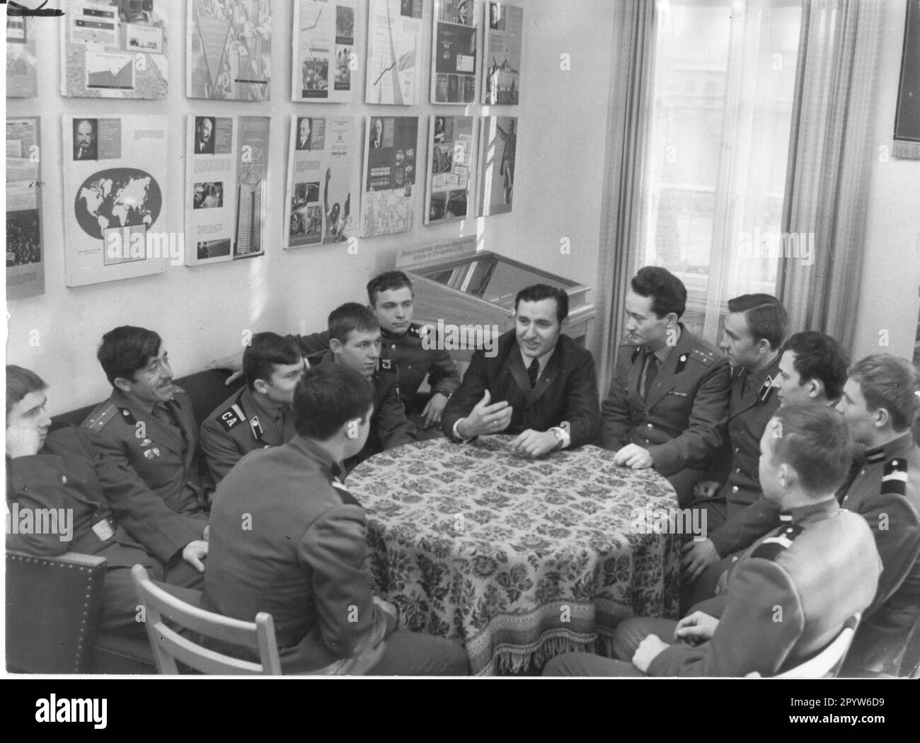 1971 soviet hi-res stock photography and images - Alamy