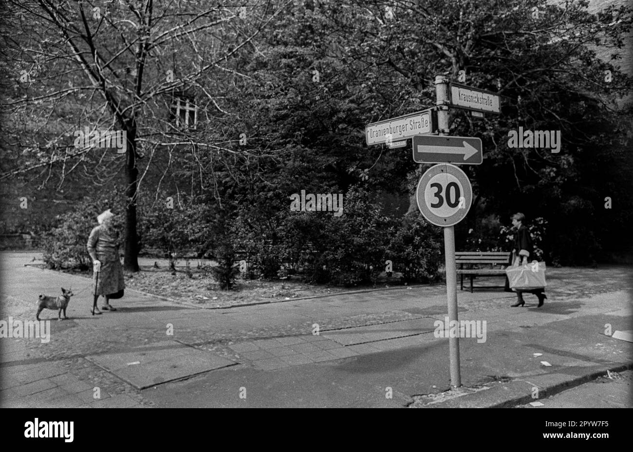 GDR, Berlin, 07.05.1989, Oranienburger Straße / Krausnickstraße, on ...