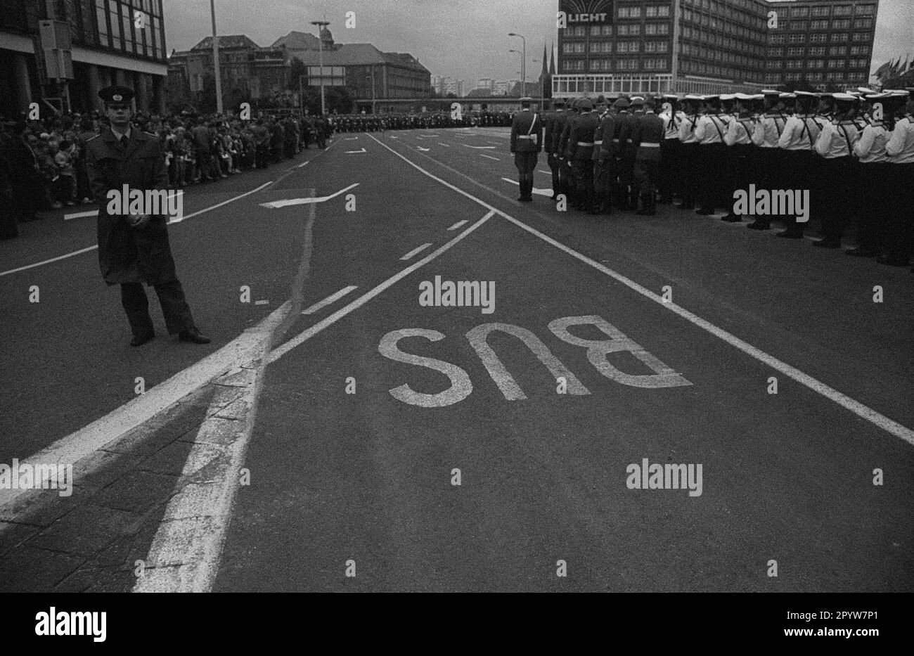 GDR, Berlin, 07.10.1988, military parade of the NVA for the 39th ...