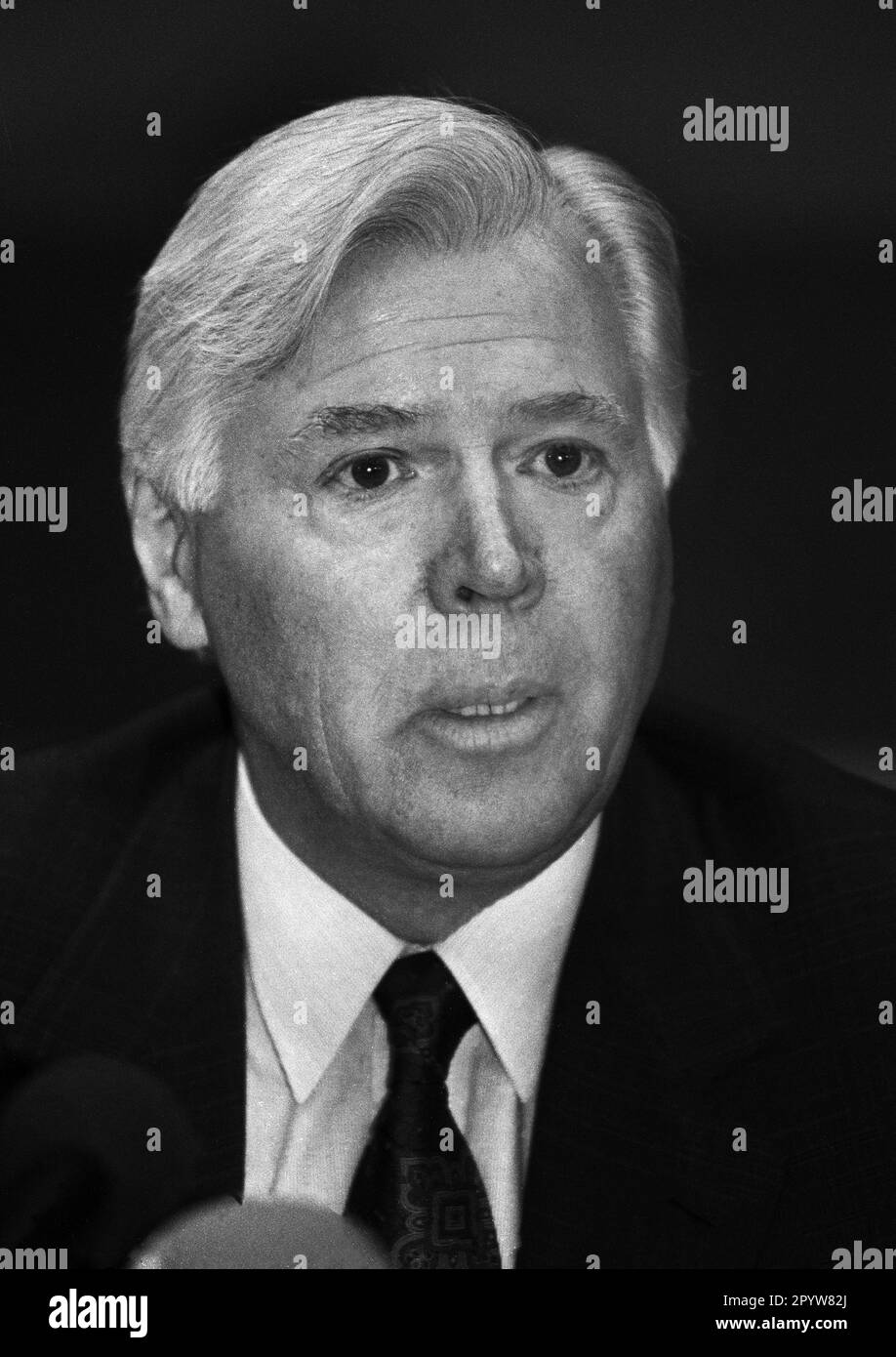 Balance sheet conference Black and White Stock Photos & Images - Alamy