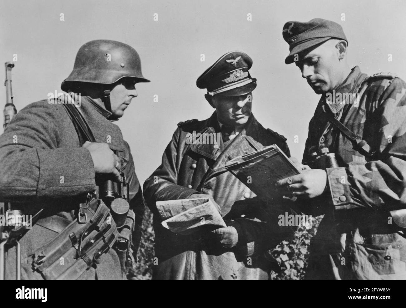 The commanding general of a Luftwaffe field corps near Velikiye Luki in ...