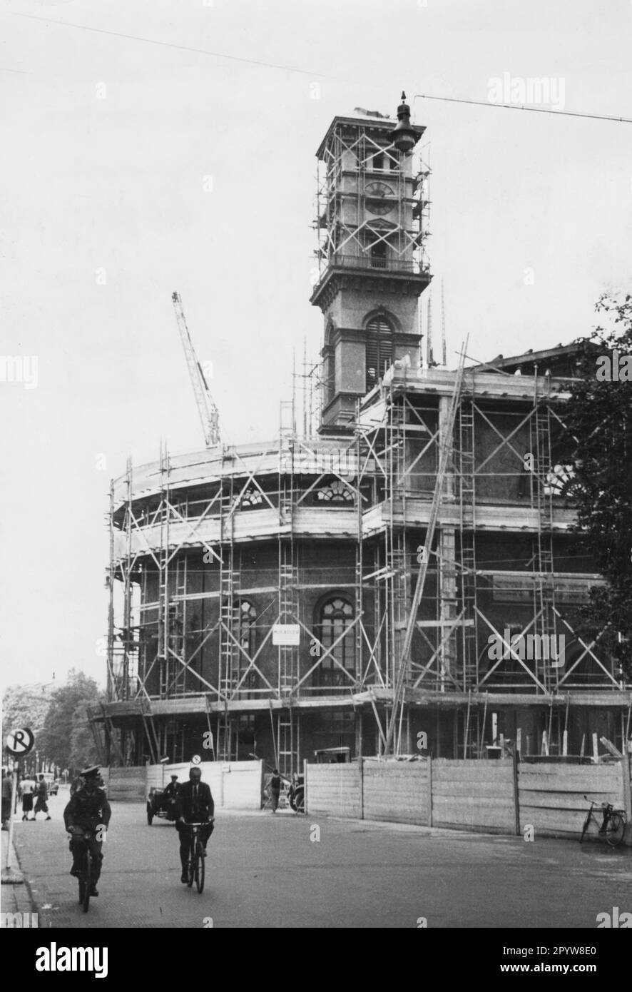 St 22 Black and White Stock Photos & Images - Alamy