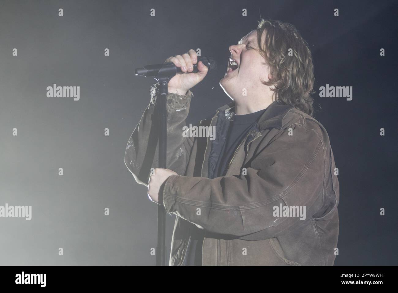 Lewis Capaldi performs pop and soul at CalCoast Credit Union Open Air ...