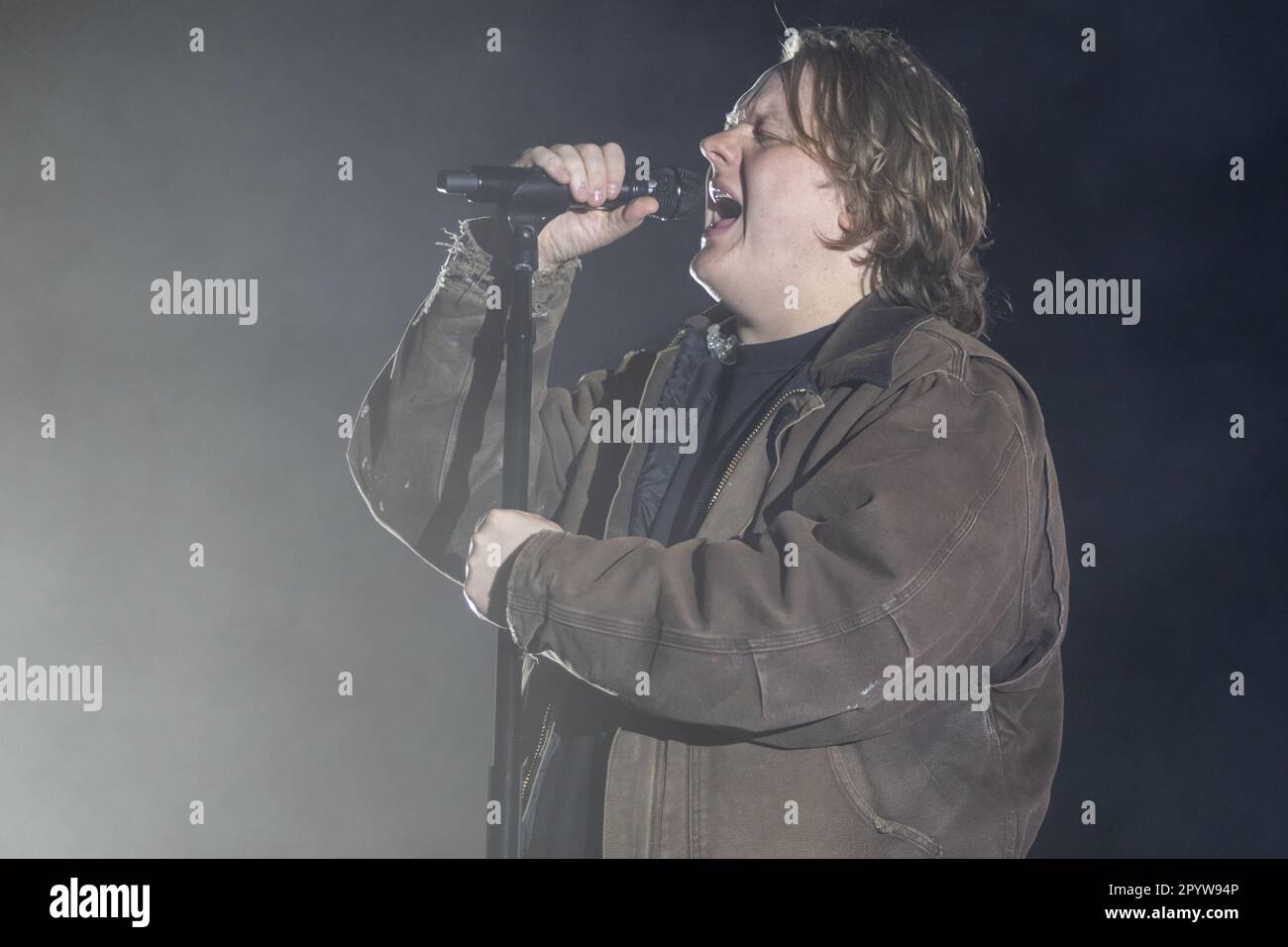 Lewis capaldi 2023 hi-res stock photography and images - Alamy