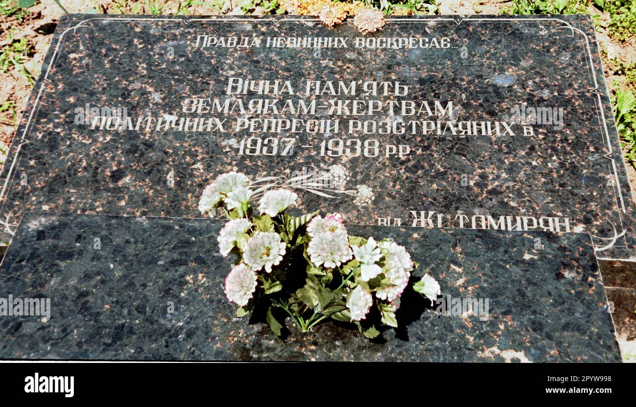Ukraine / Memorials / 1998 Shitomir, memorial for the executed of ...