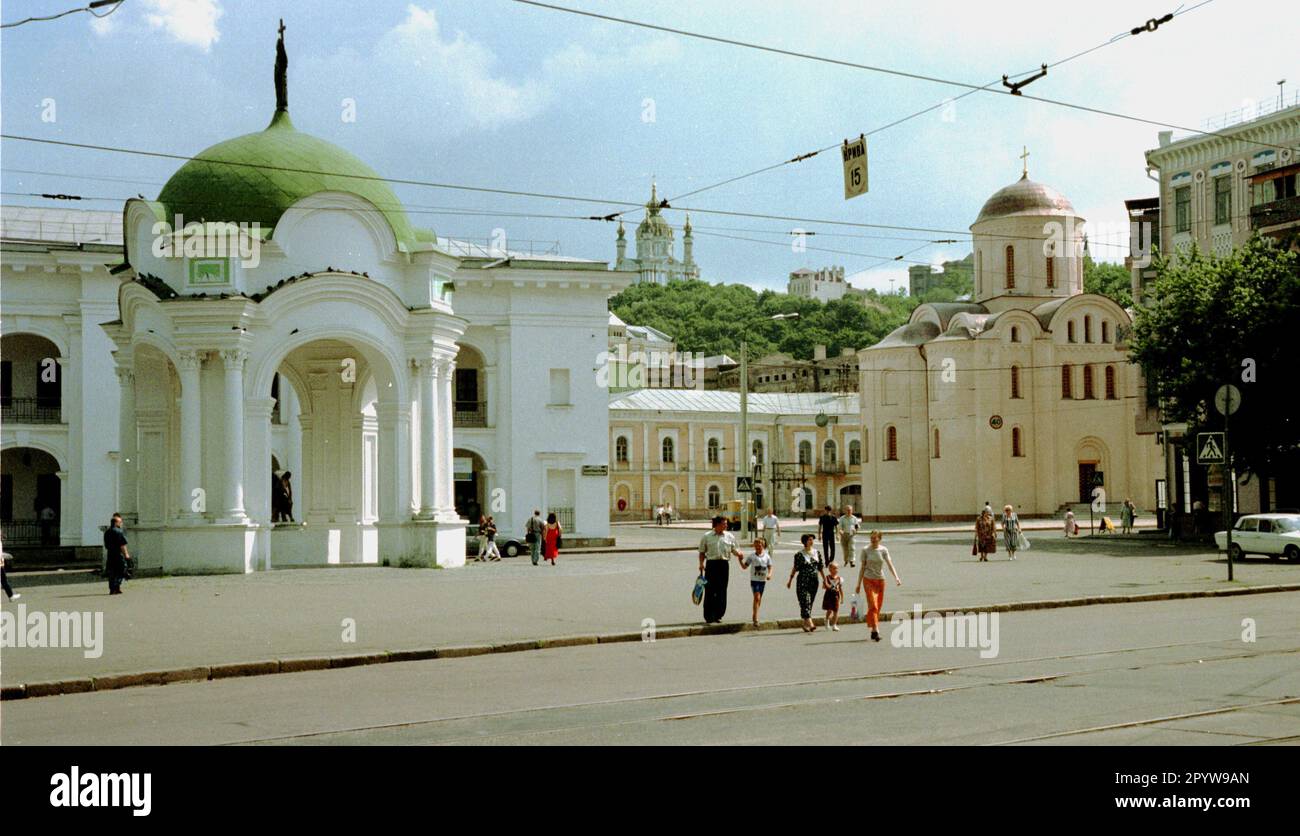 Kiev ukraine 90´´´s hi-res stock photography and images - Alamy