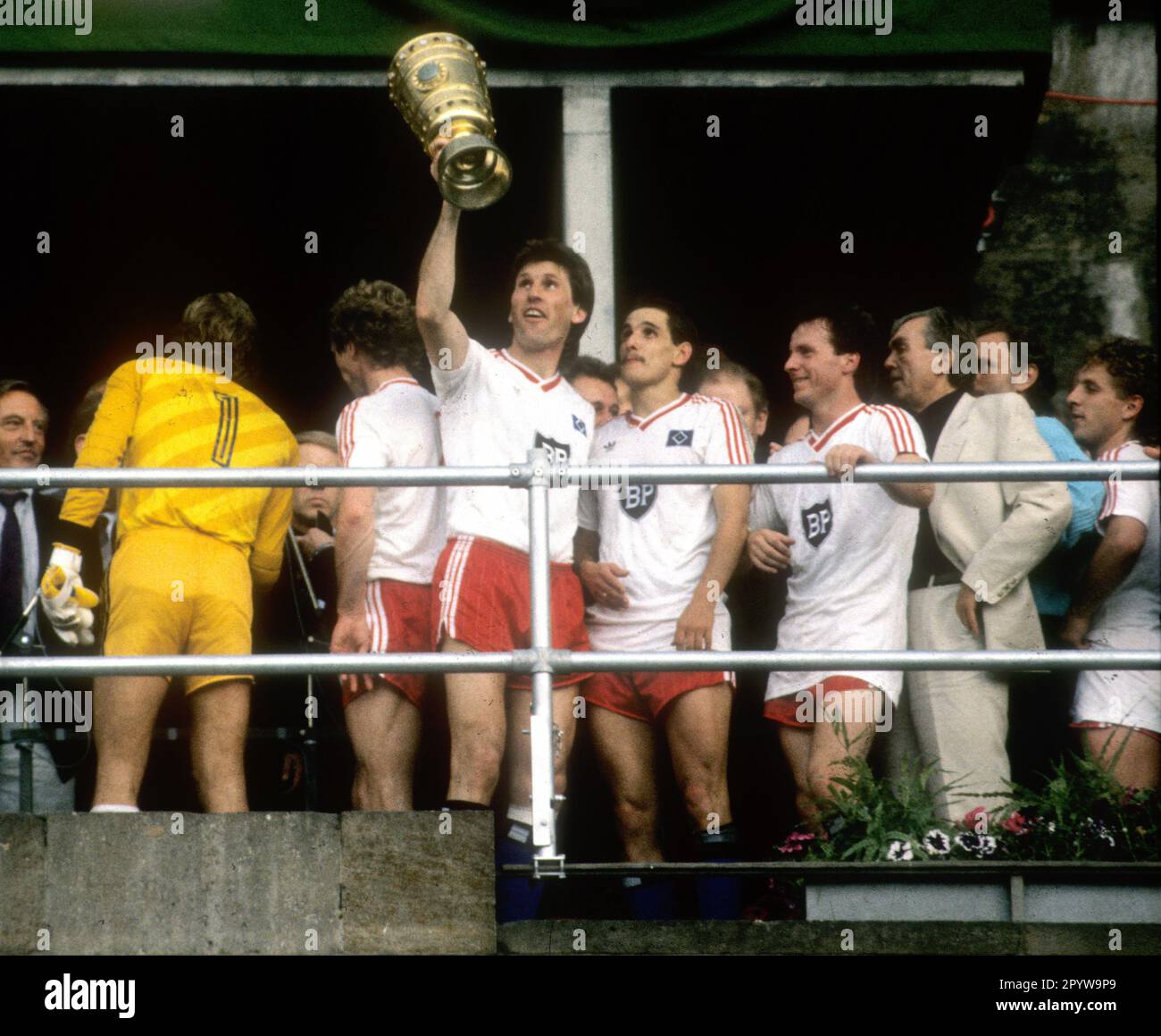 DFB Cup Final : Hamburger SV - Stuttgarter Kickers 3:1 /20.06.1987 ...