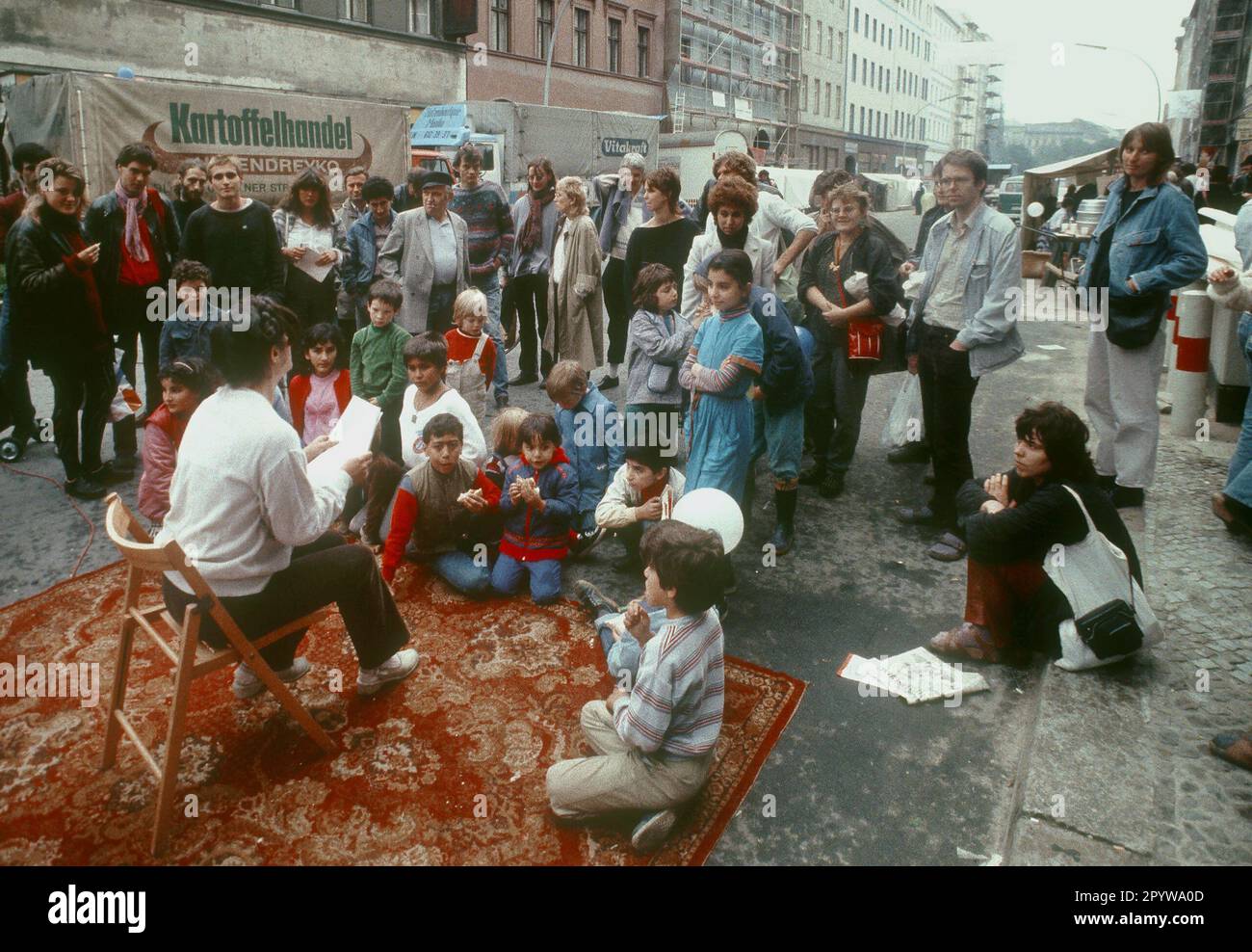 Berlin-Kreuzberg / Foreigners / 1985 Street theater for German-Turkish ...