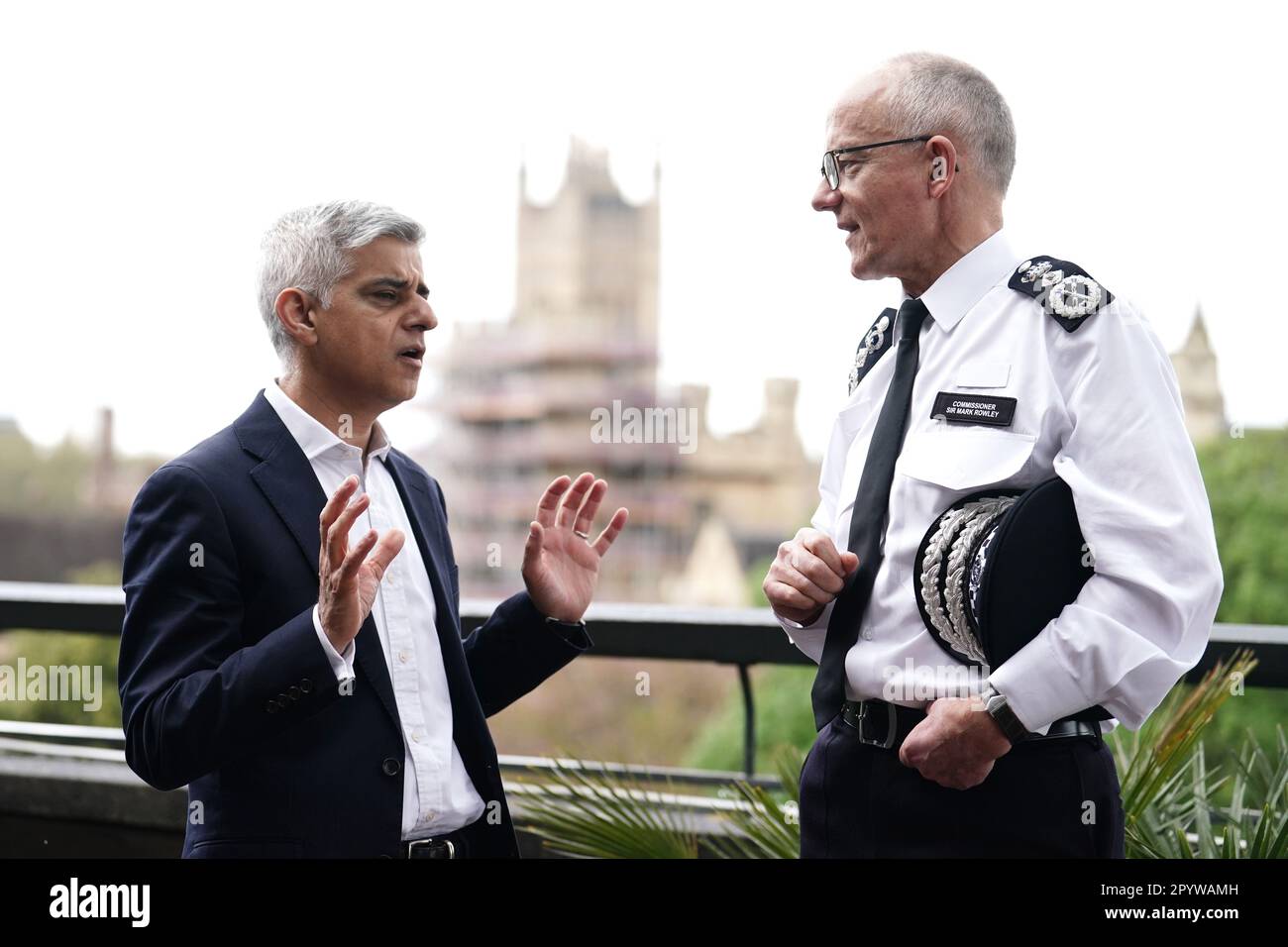 Mayor of London Sadiq Khan (left) and Metropolitan Police Commissioner ...