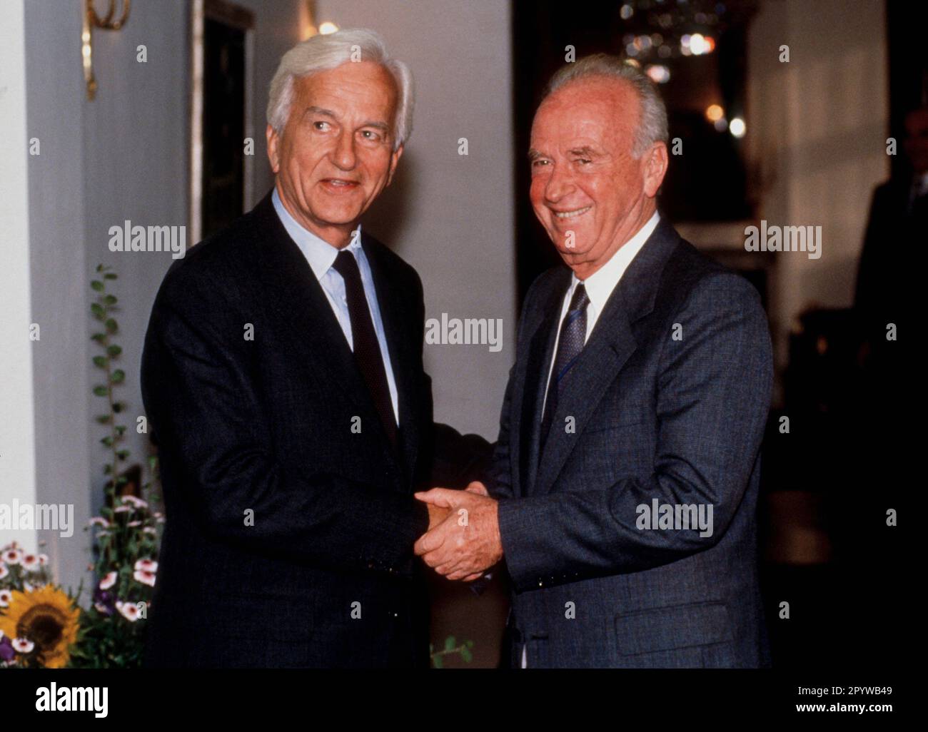 Yitzhak rabin hi-res stock photography and images - Alamy