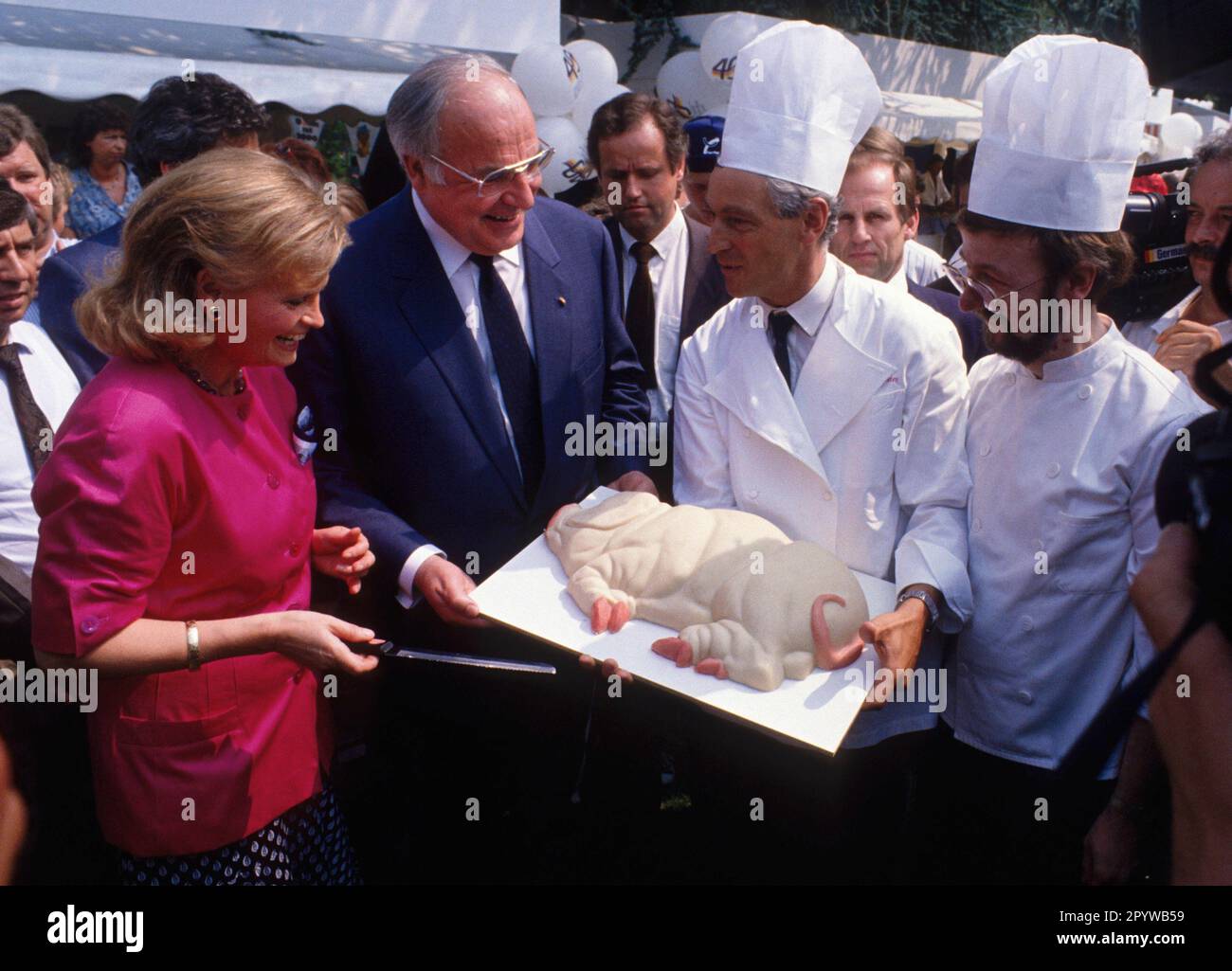Federal Chancellor Helmut KOHL and his wife Hannelore KOHL at the ...