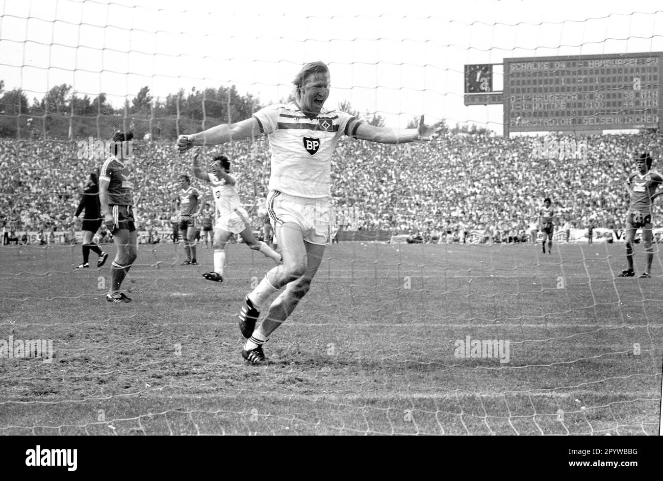 FC Schalke 04 - Hamburger SV 1:2 / HSV thereby German Champion/04.06. ...