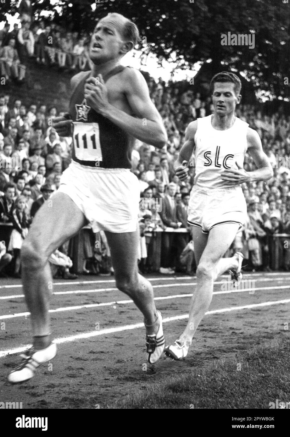 10 000m run Black and White Stock Photos & Images - Alamy