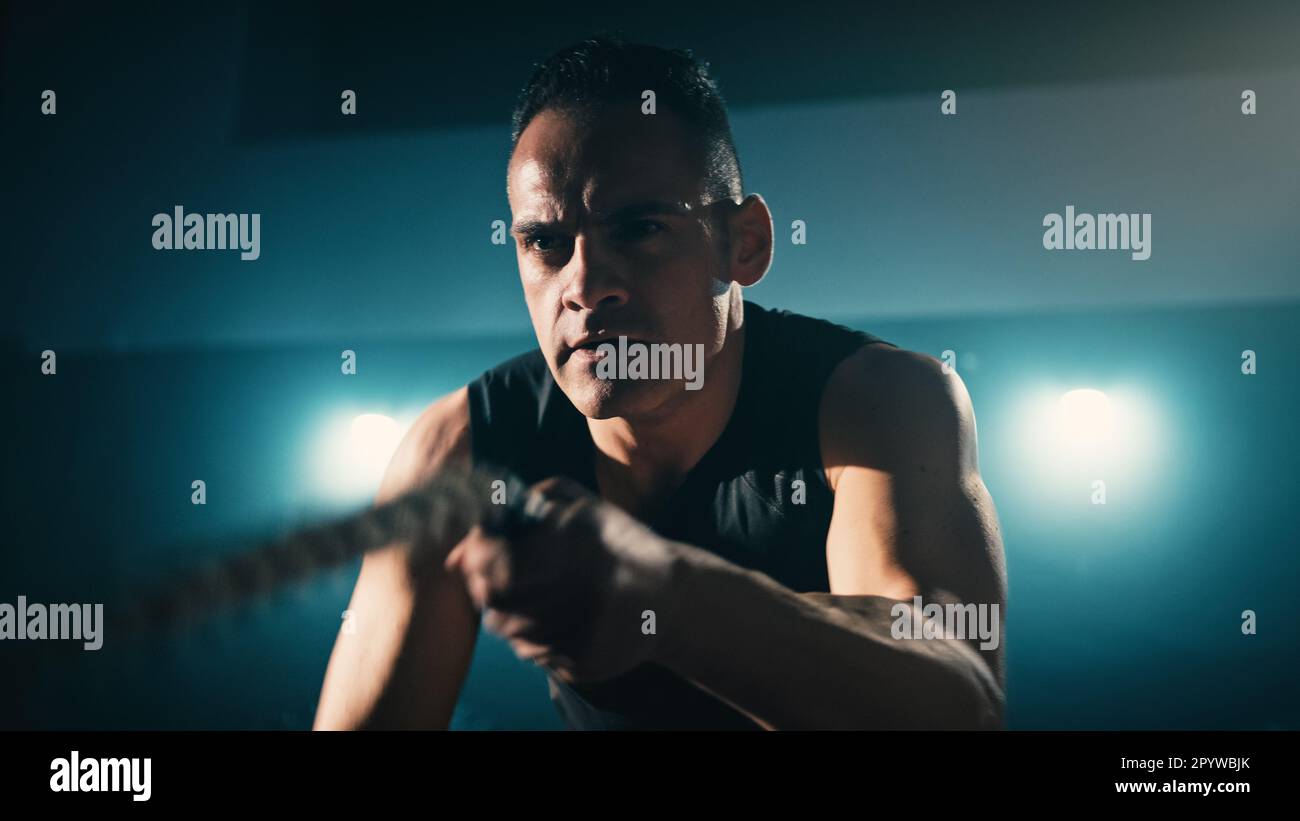 Using battle ropes hi-res stock photography and images - Alamy