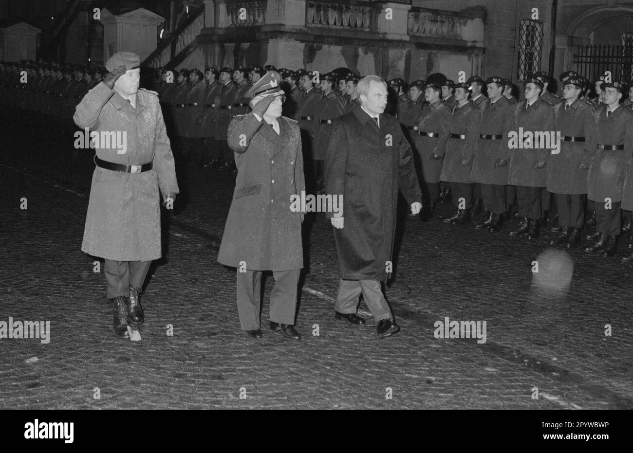 Swearing allegiance Black and White Stock Photos & Images - Alamy