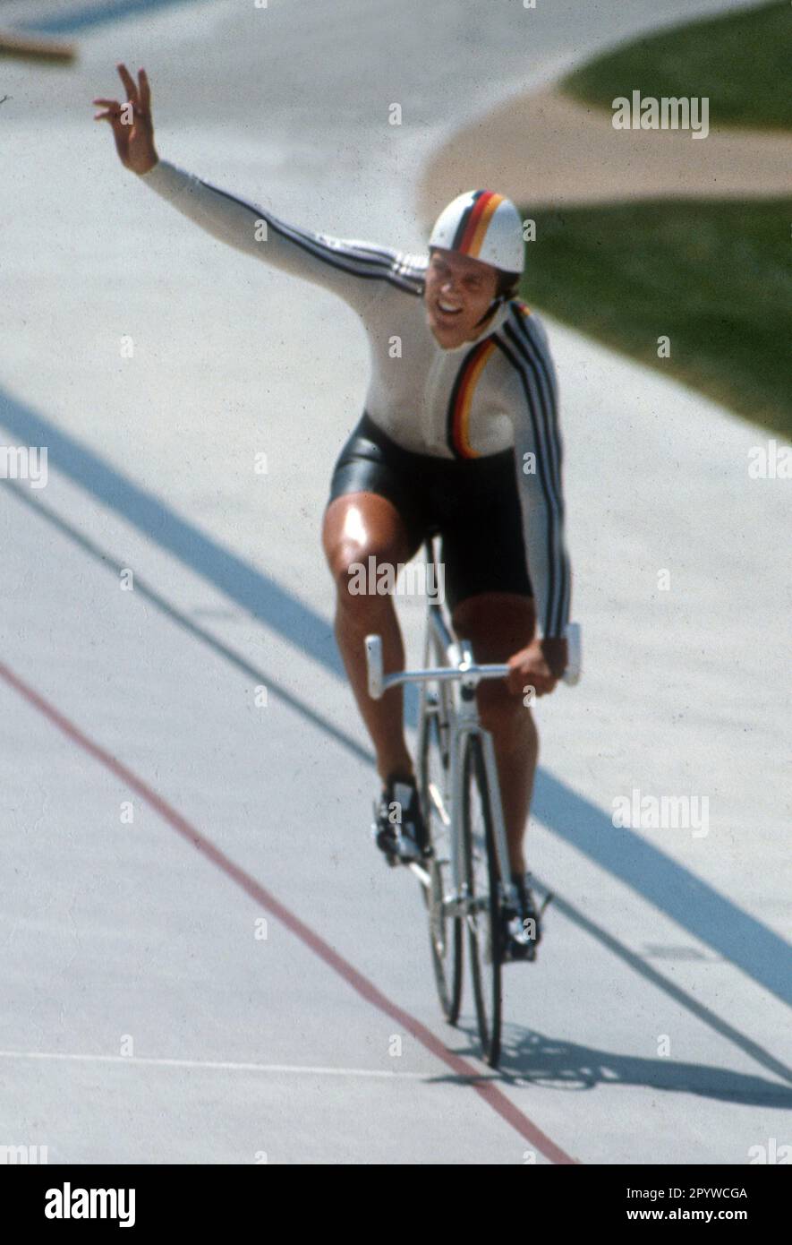 Olympic Games 1984 in Los Angeles. Track cycling /1000m time trial ...