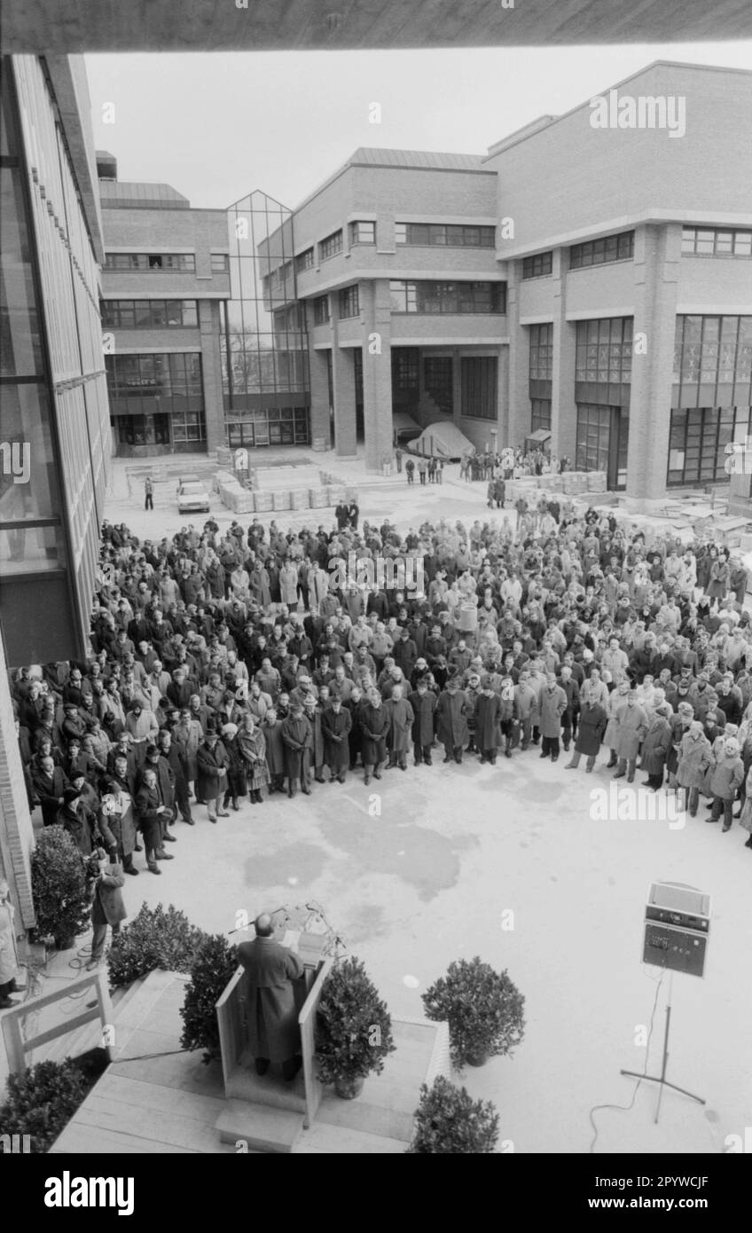 Topping-out ceremony of the Gasteig in Munich: [automated translation ...