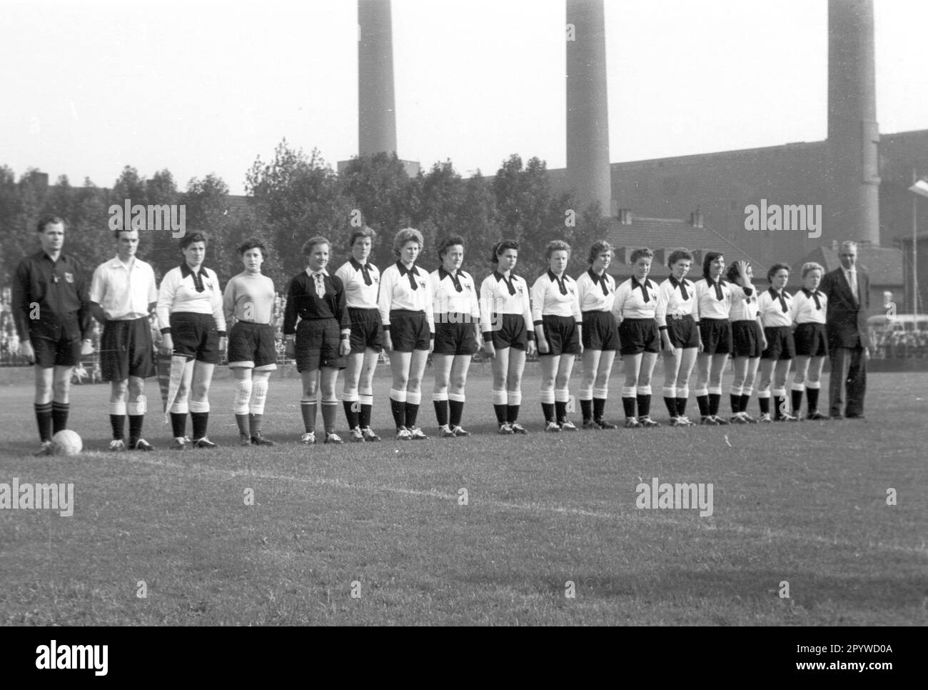 First international women's soccer match: Germany - Netherlands / 2:1 ...
