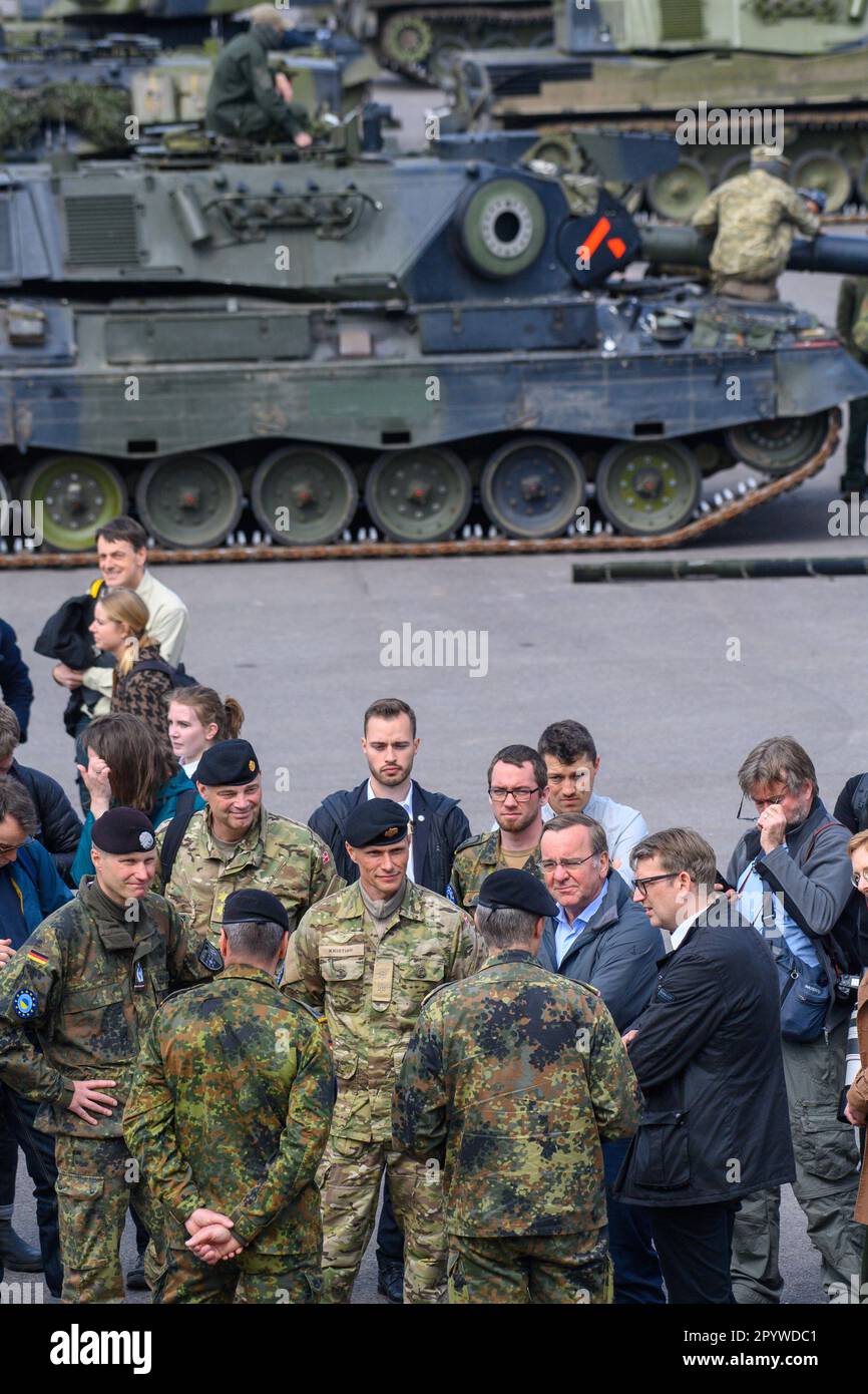 Klietz, Germany. 05th May, 2023. German Defense Minister Boris ...