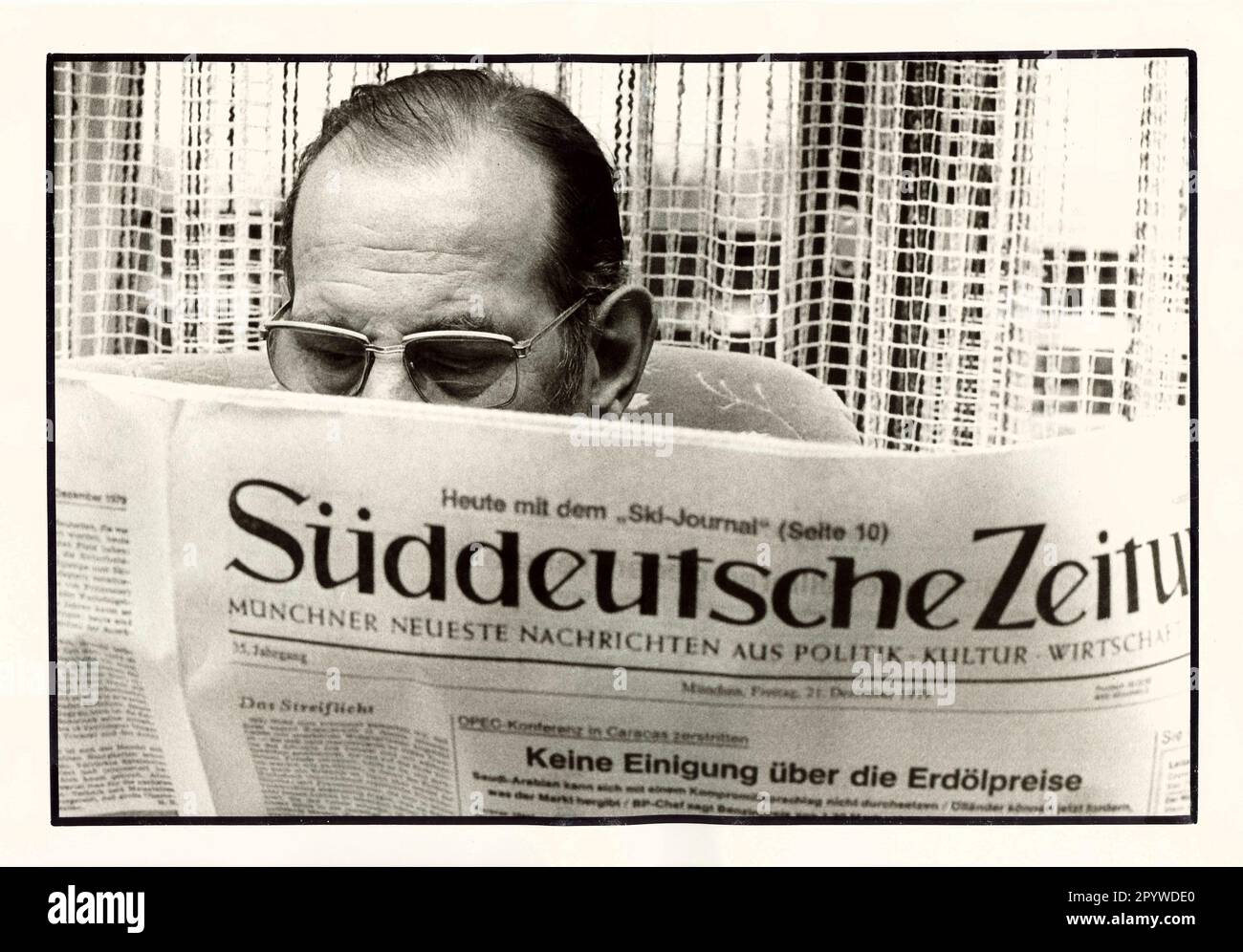 Suddeutsche zeitung newspaper hi-res stock photography and images - Alamy