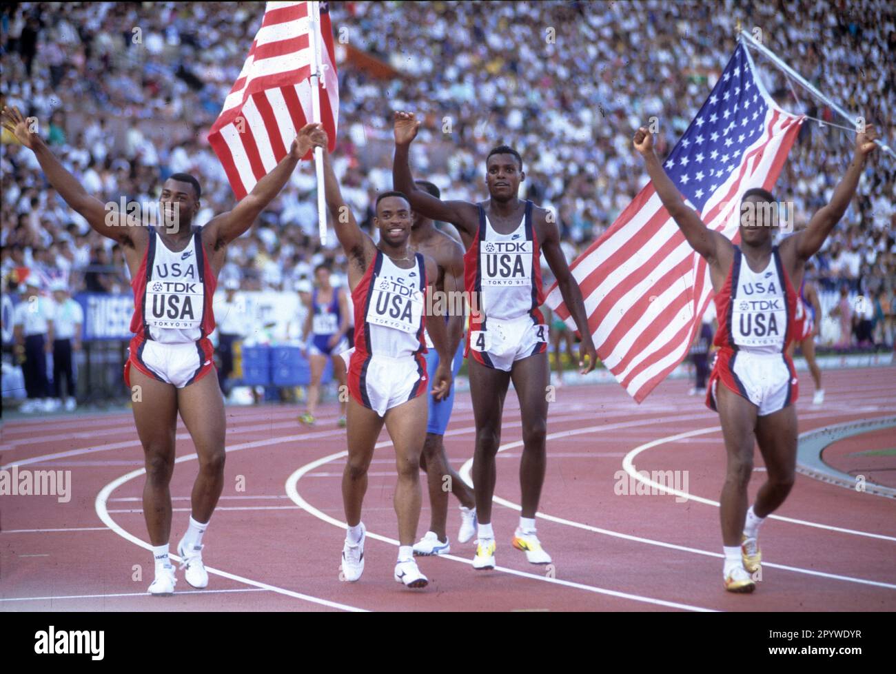 Team on lap honor hi-res stock photography and images - Alamy