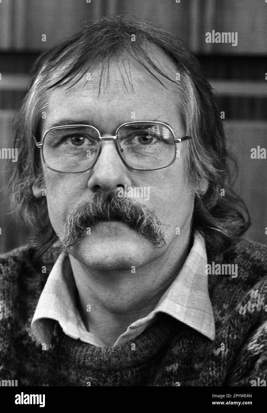 Germany, Bonn 05.12.1990. Archive No.: 23-67-20 Press conference with ...