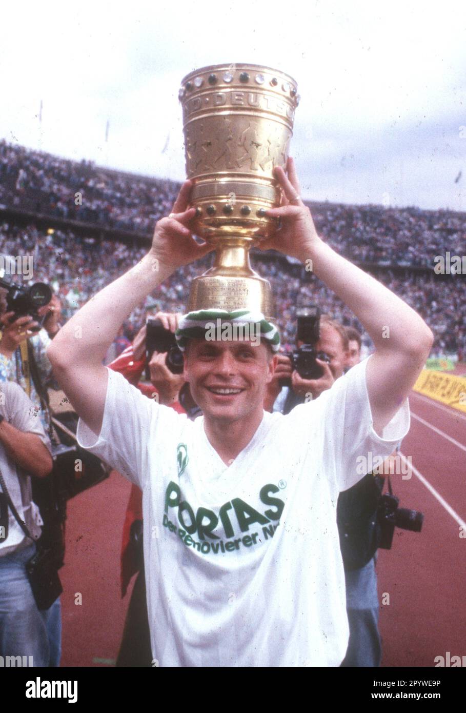 DFB Cup Final 1991 SV Werder Bremen - 1. FC Koeln 5:4 after penalty shootout /22.06.1991/ Uli ...