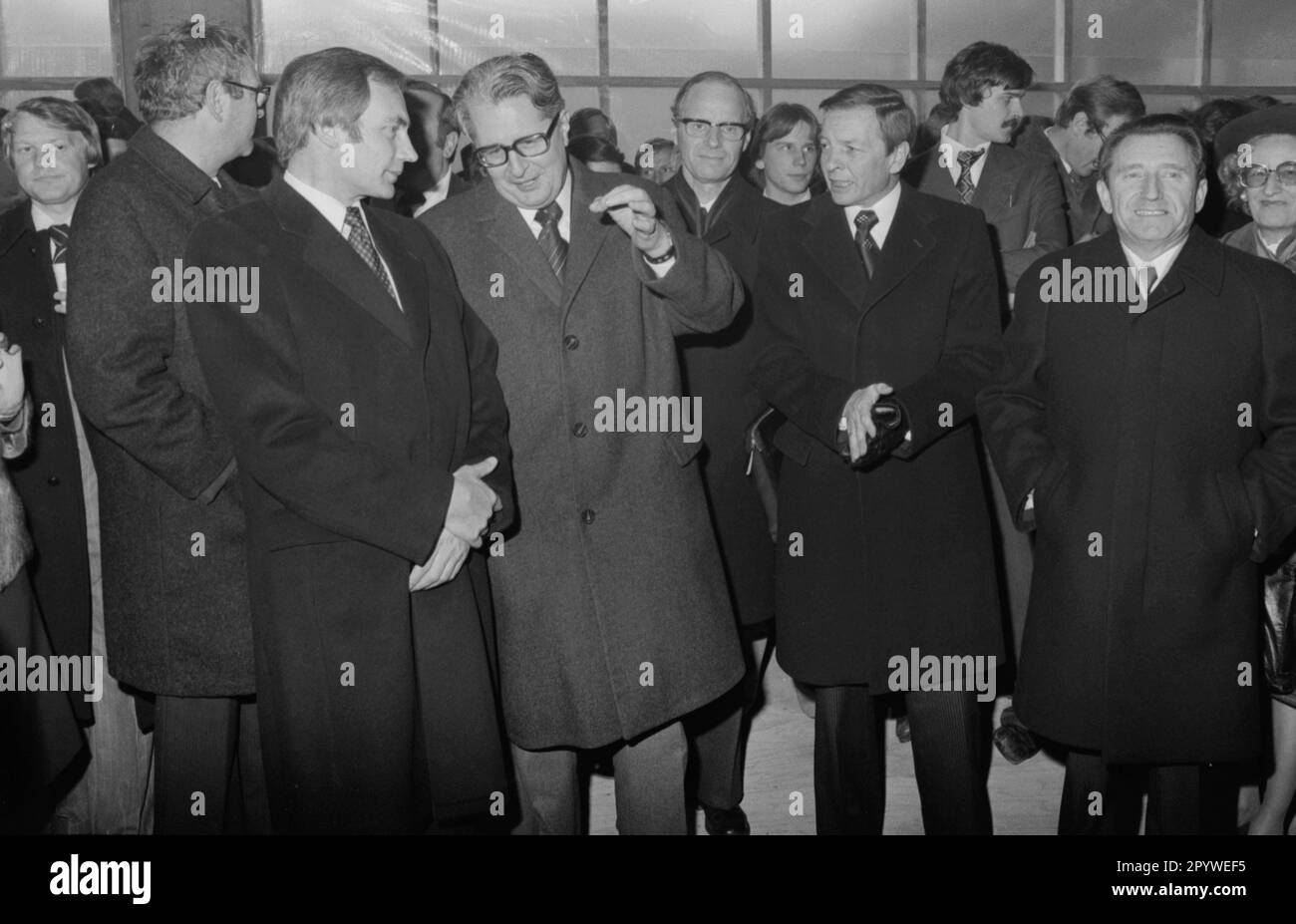 Topping-out ceremony of the European Patent Office: Georg Kronawitter ...