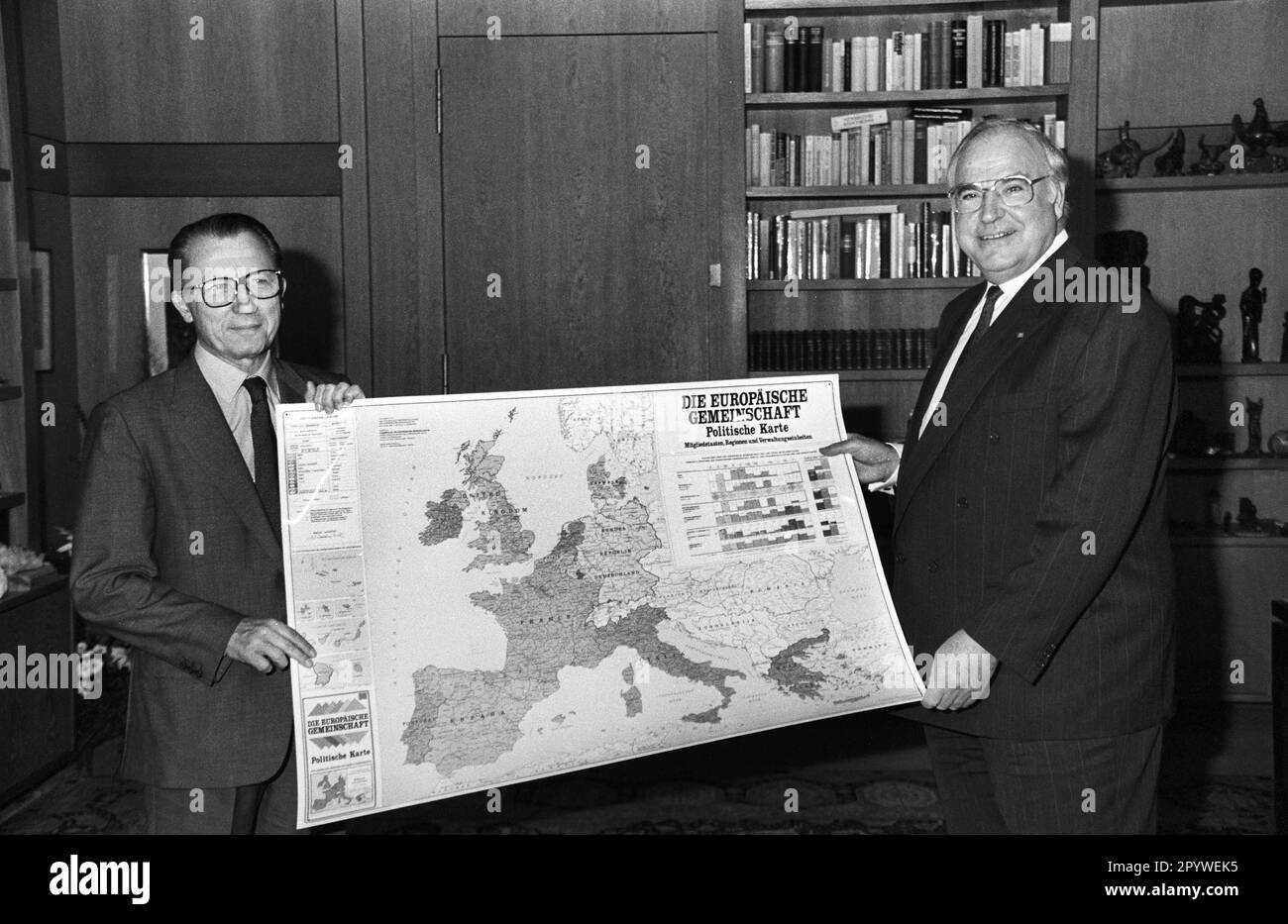 German map 1990 Black and White Stock Photos & Images - Alamy