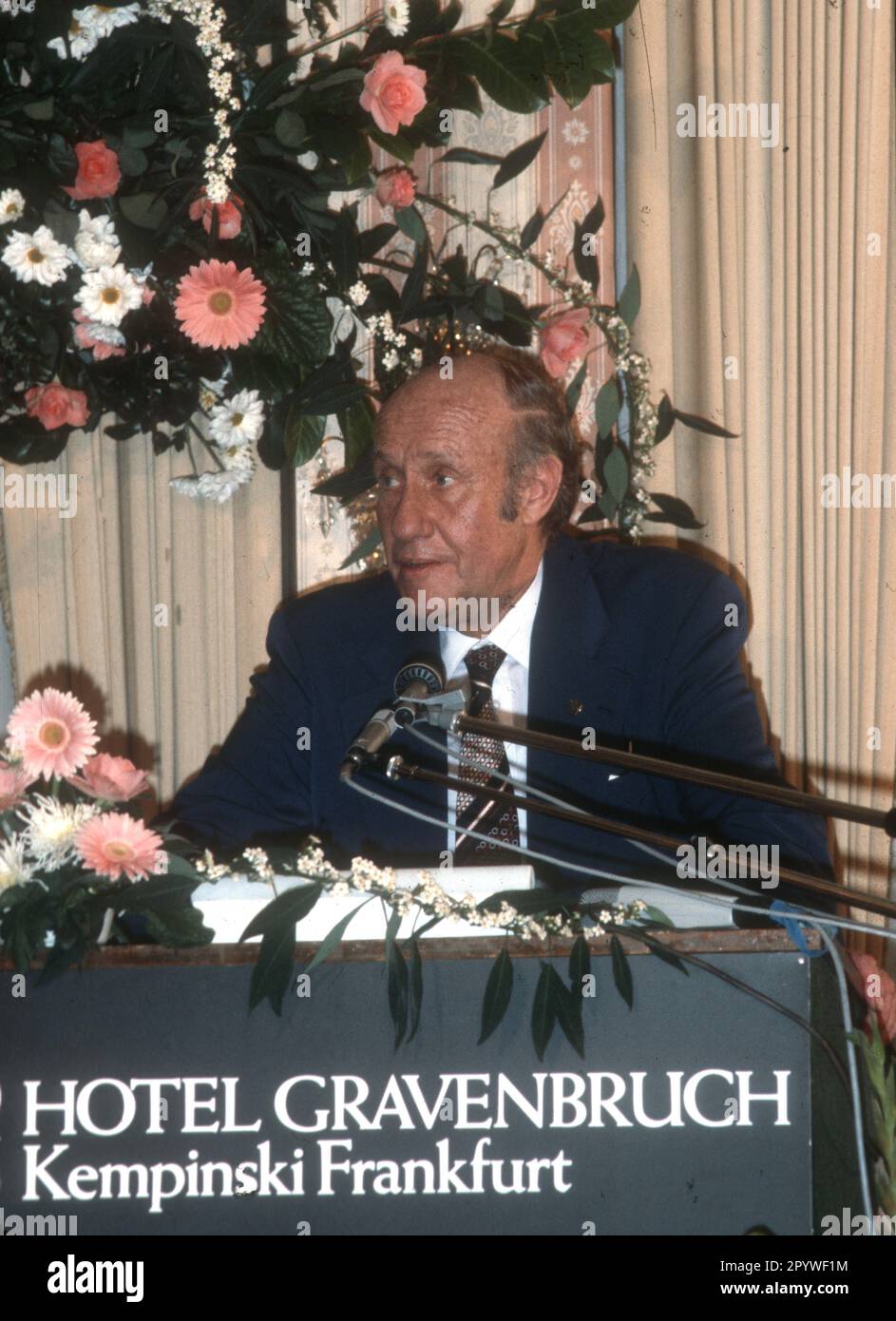 National coach helmut schön hi-res stock photography and images - Alamy