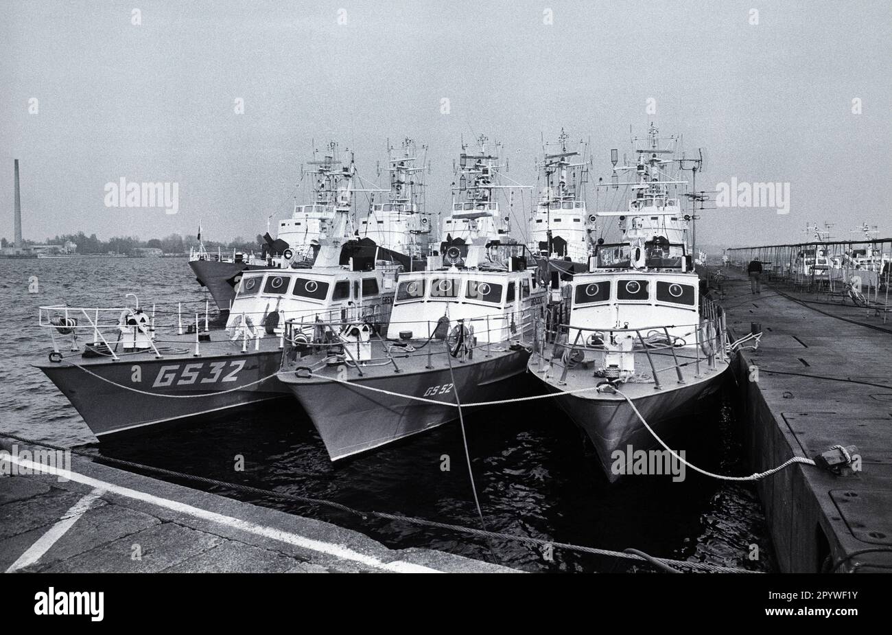 Federal bondship hi-res stock photography and images - Alamy