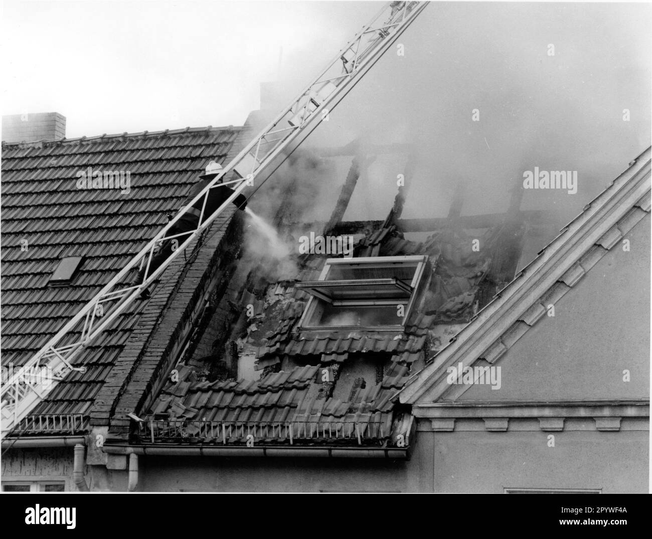 Accident and misfortune: Fire Department. Fire brigade in action in a ...