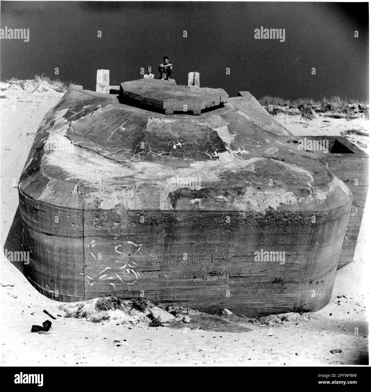 History: Second World War, Atlantic Wall (German coastal fortification ...