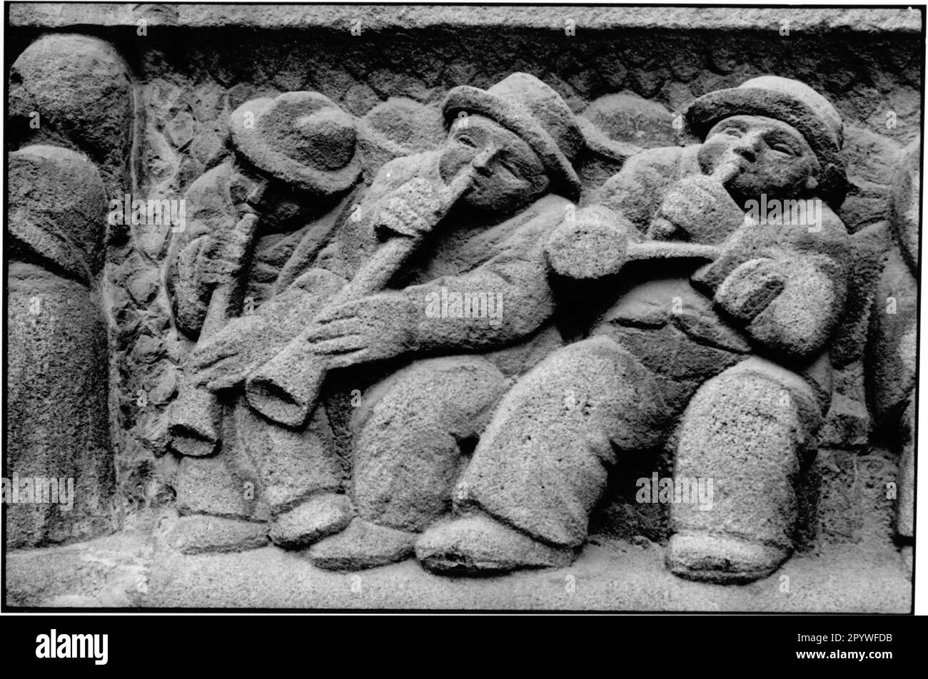 Music in catalonia Black and White Stock Photos & Images - Alamy