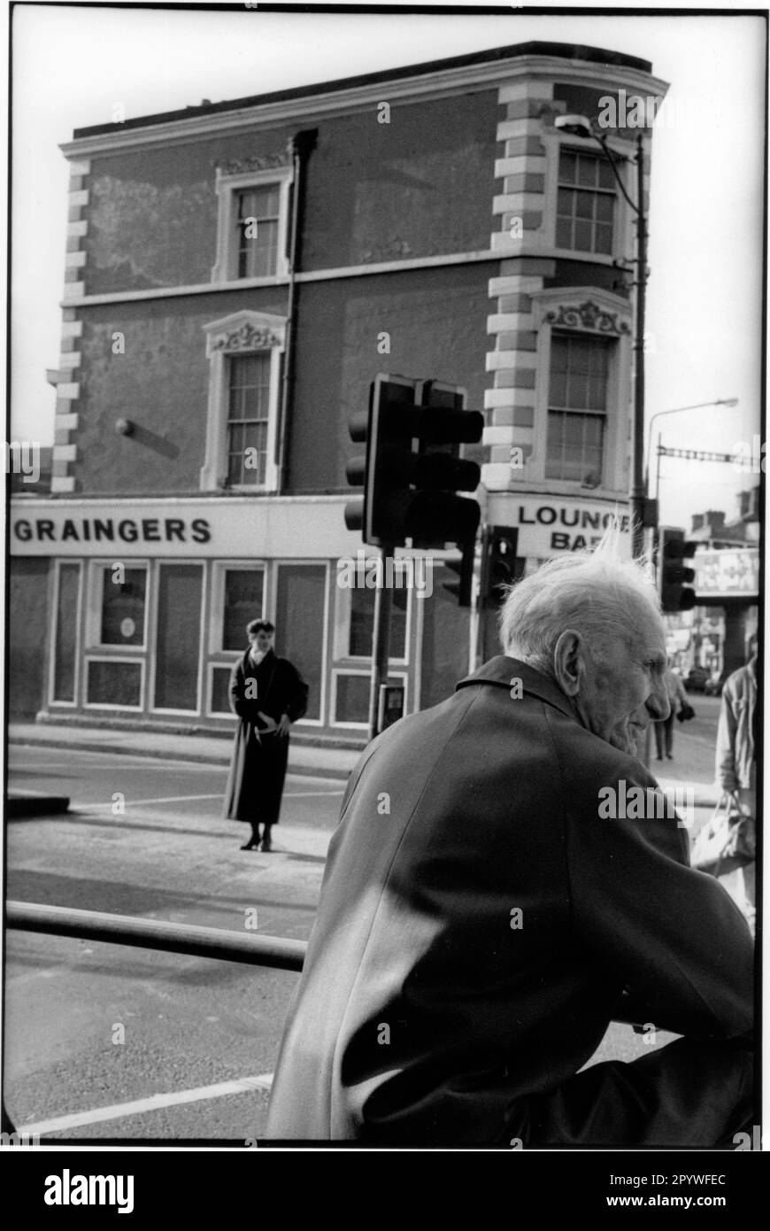 Dublin (Ireland), Talbot Street. People on the crossroads. Street scene ...