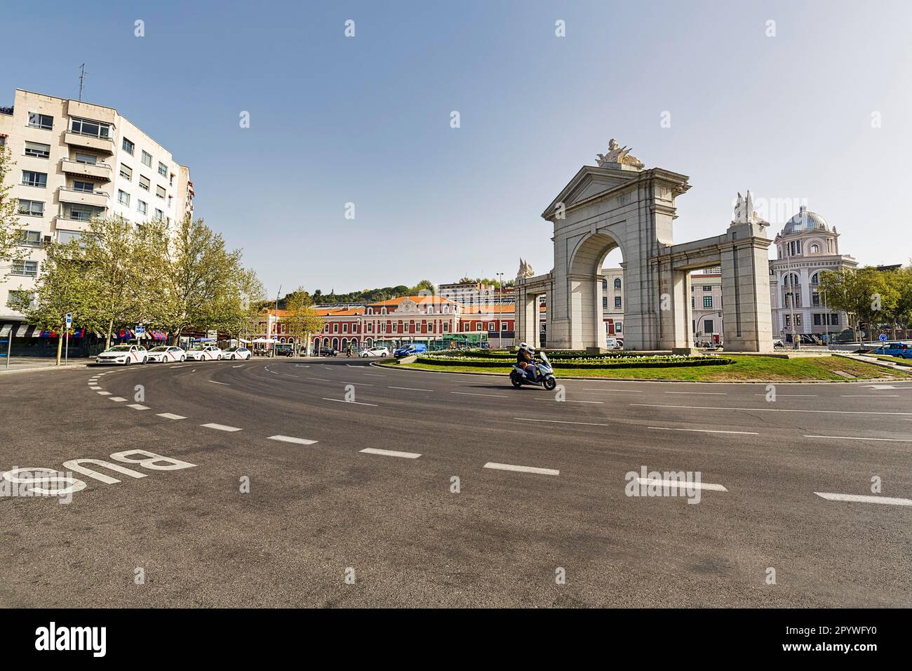 Roundabout at Puerta de San Vicente, Principe Pio station on the ...